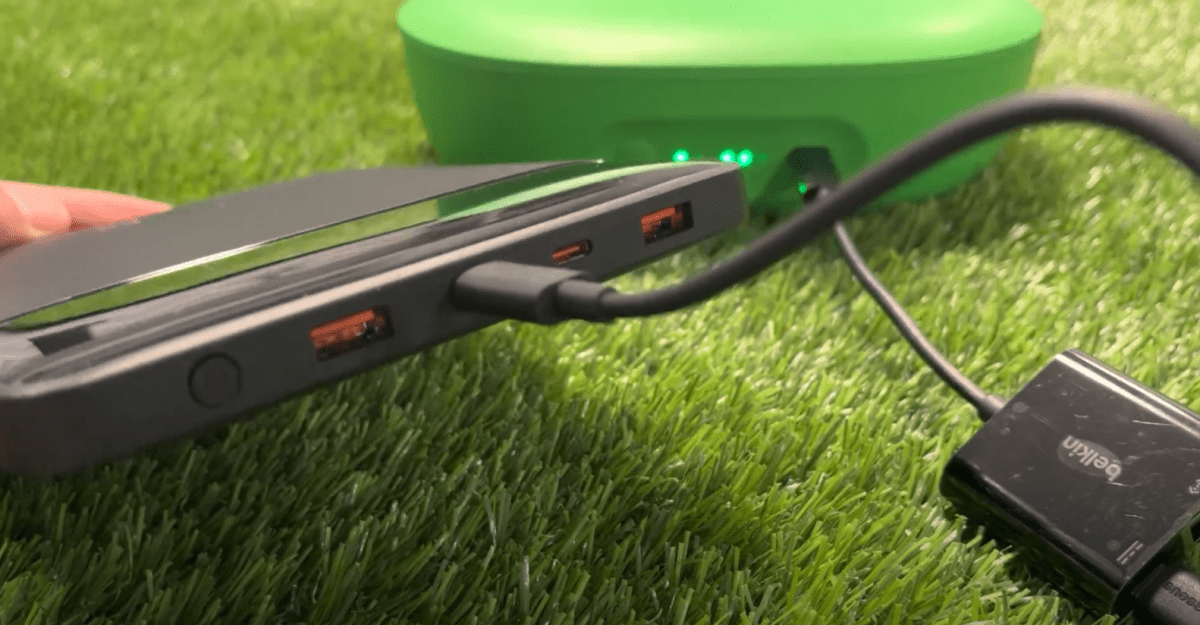 Veo Camera 2 Portable Battery Charger - Soccer Stripes